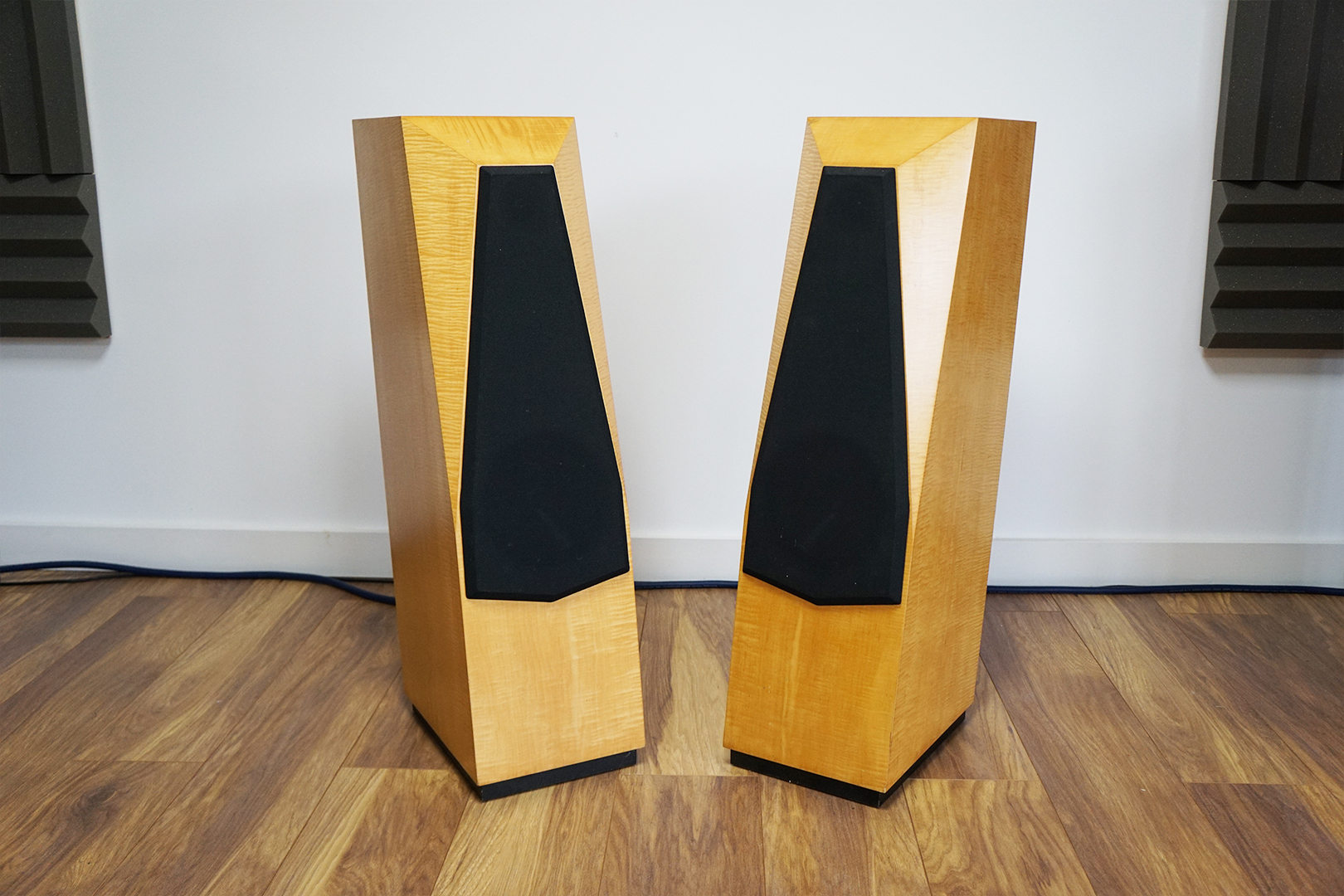 Classic HiFi: Avalon Avatar floorstanding loudspeaker - Audiograde