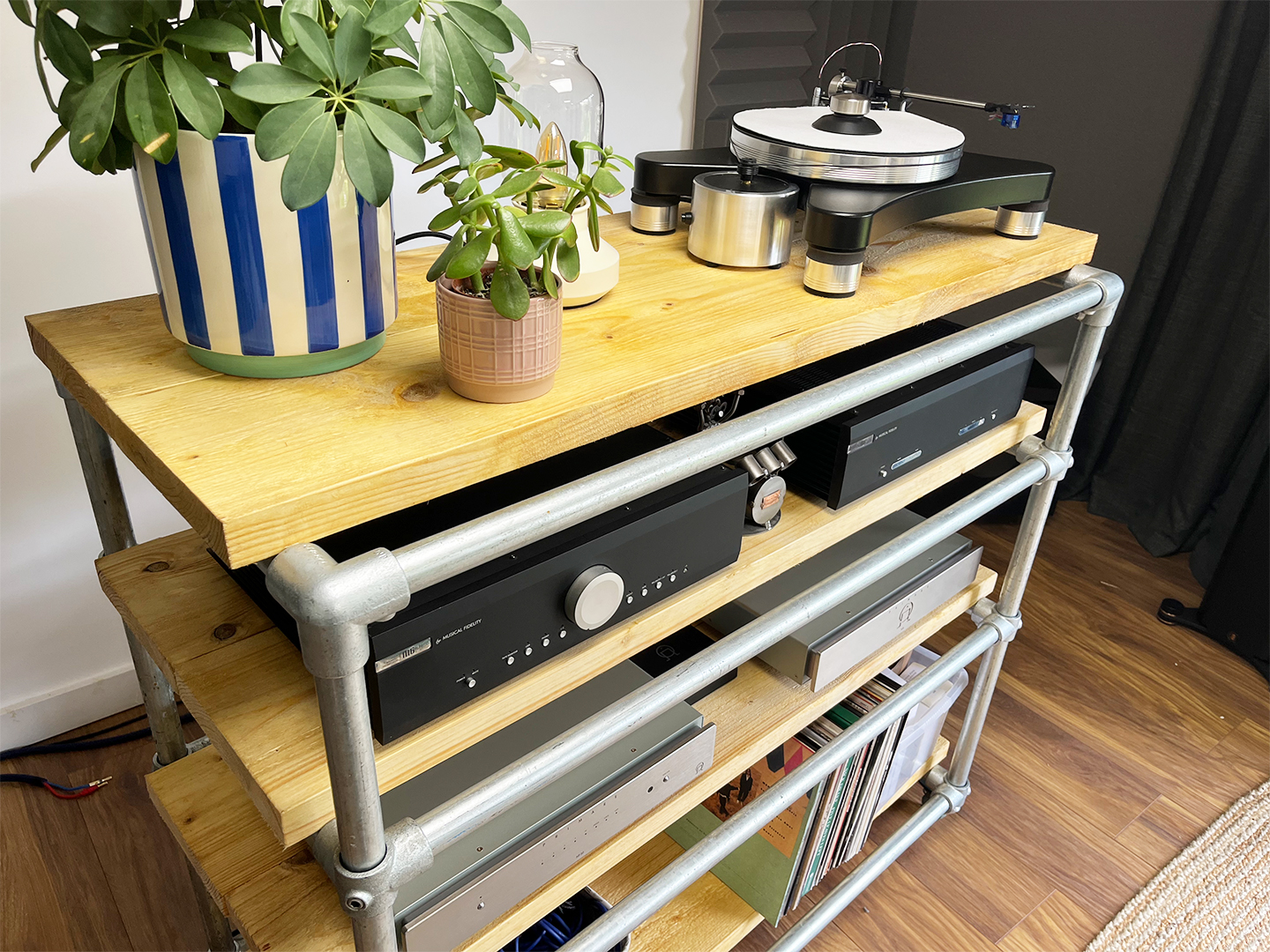 How to make a heavy duty hifi stand - Audiograde