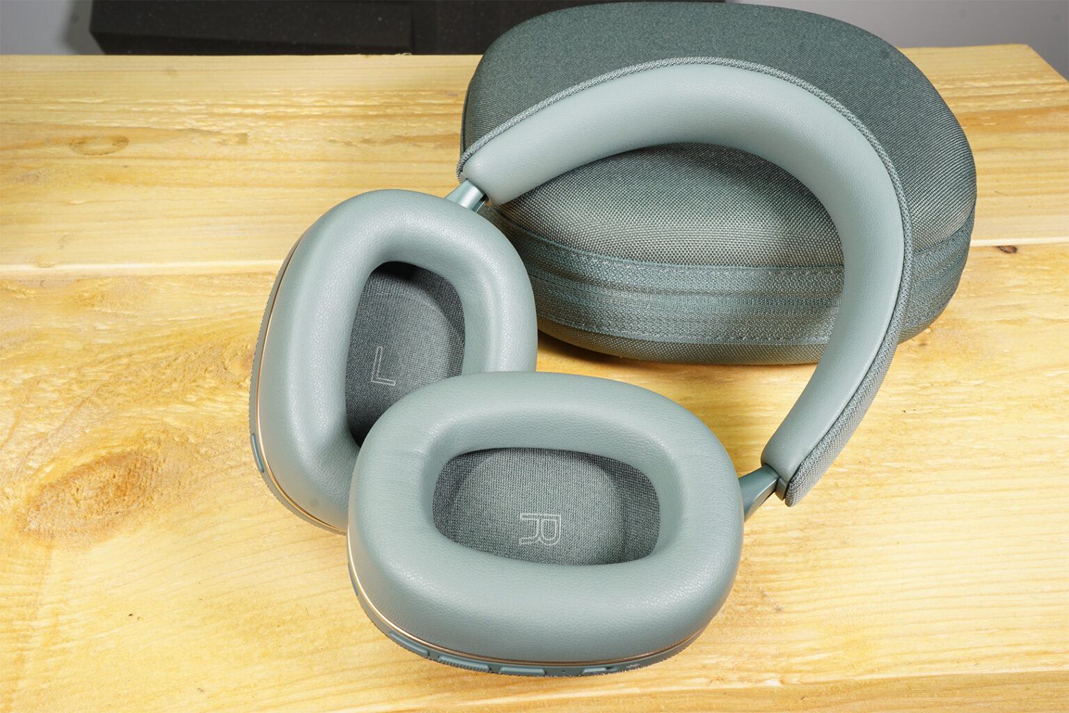 Bowers & Wilkins Px7 S2e headphones review - Audiograde