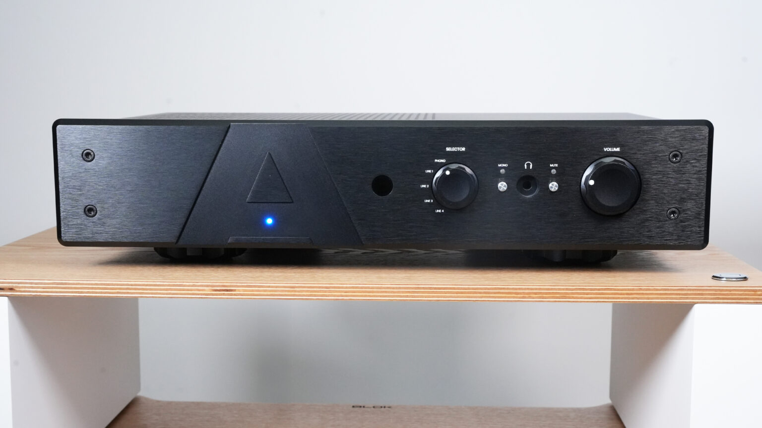 AVID Accent integrated amplifier review - Audiograde