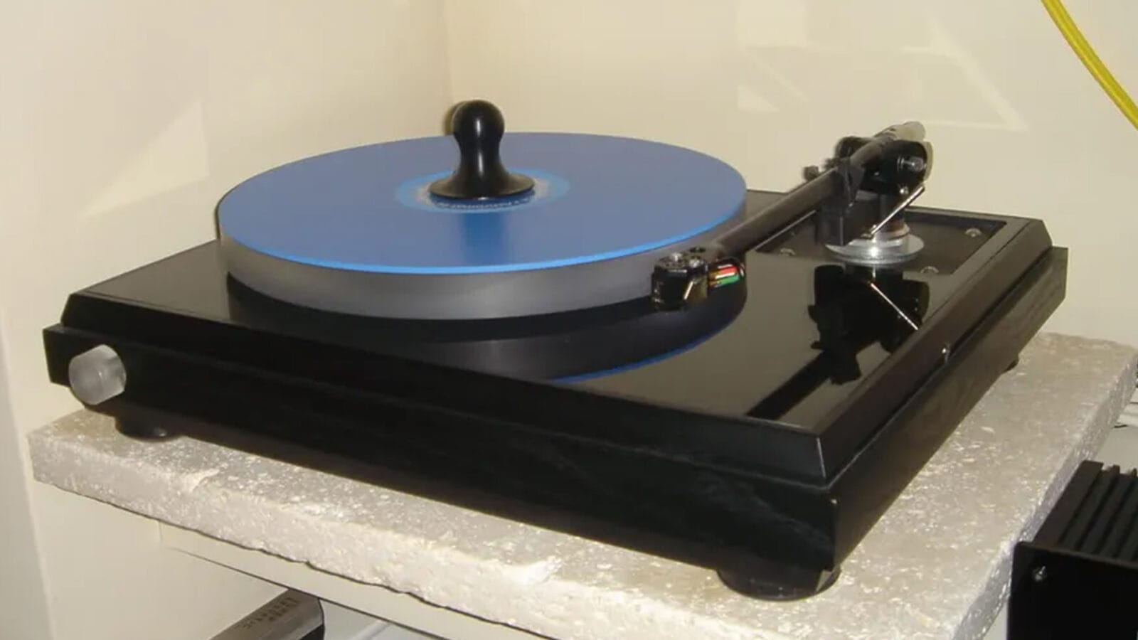 Classic HiFi: Pink Triangle Export GTi turntable - Audiograde