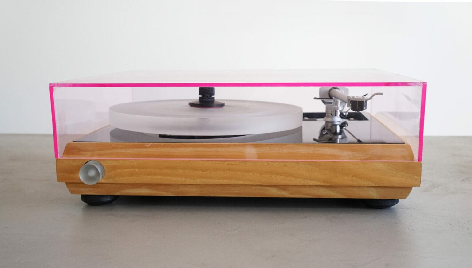 Classic HiFi: Pink Triangle Export GTi turntable - Audiograde